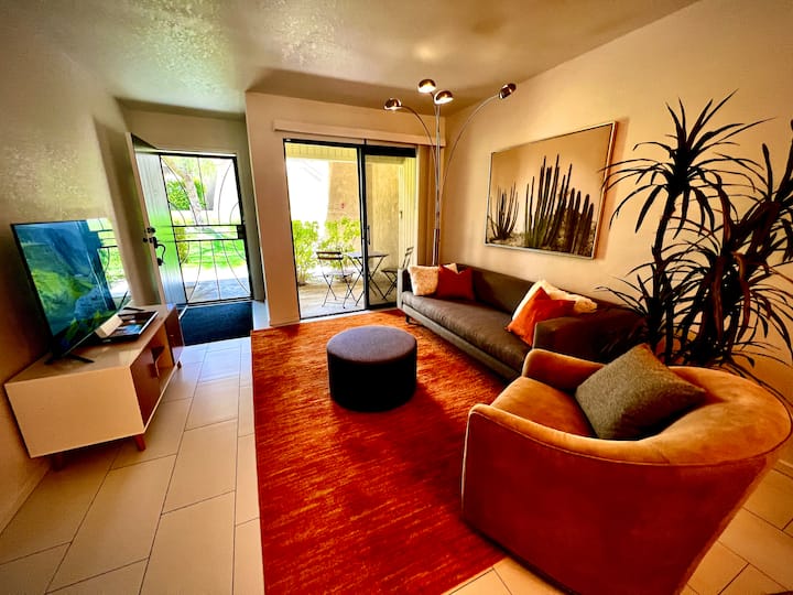Palm Springs Modern Getaway - Palm Springs, CA