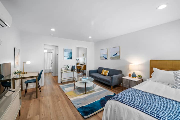 Gorgeous Studio In Mar Vista! - Culver City, CA