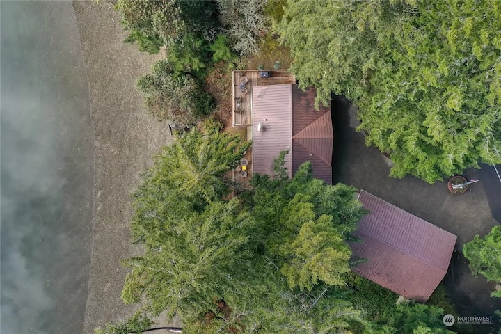 Shelton Waterfront Retreat - Shelton, WA