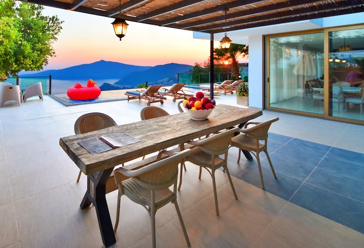 Villa With Sea View And Infinity Pool - Kalkan