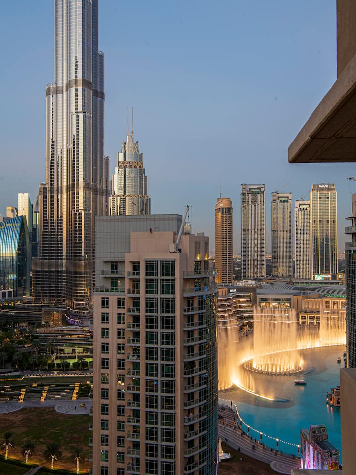 Burj View 2br  W/ Pool, Gym, Parking, Dubai Mall - دبي