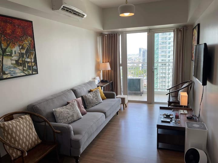 Spacious Stylish Condo Near Mall - Cebu City