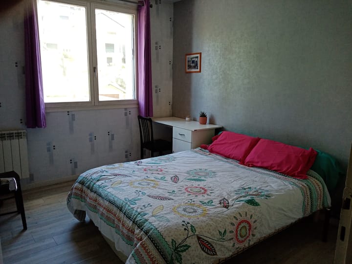 Chambre Calme à 10mn Du Centre - Pau