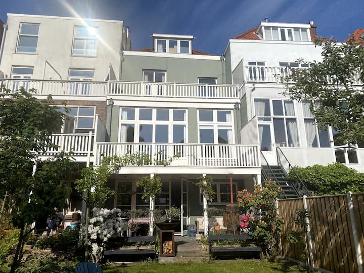 Classic Family House In Center Near Beach (4-8) - The Hague