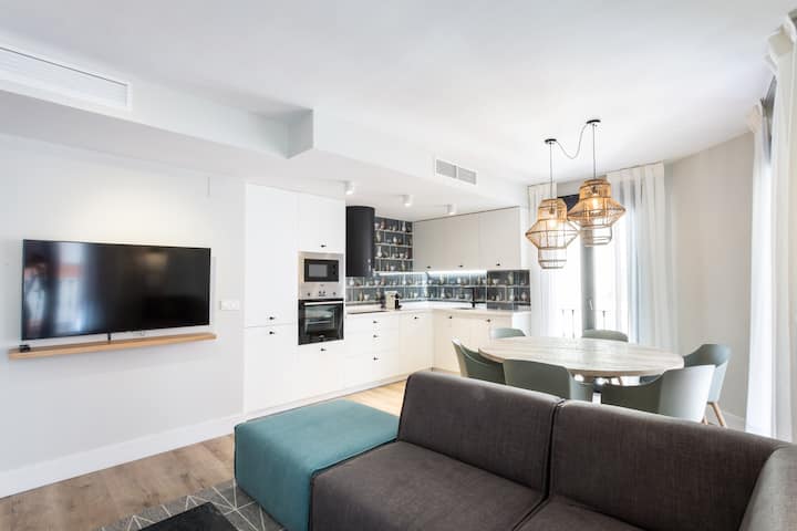 Exclusivity And Luxury In The Heart Of Sevilla - Los Arcos