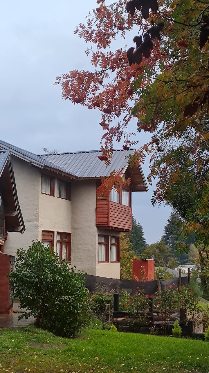 Cipresales - Villa La Angostura - Depto. Arrayán - Villa La Angostura