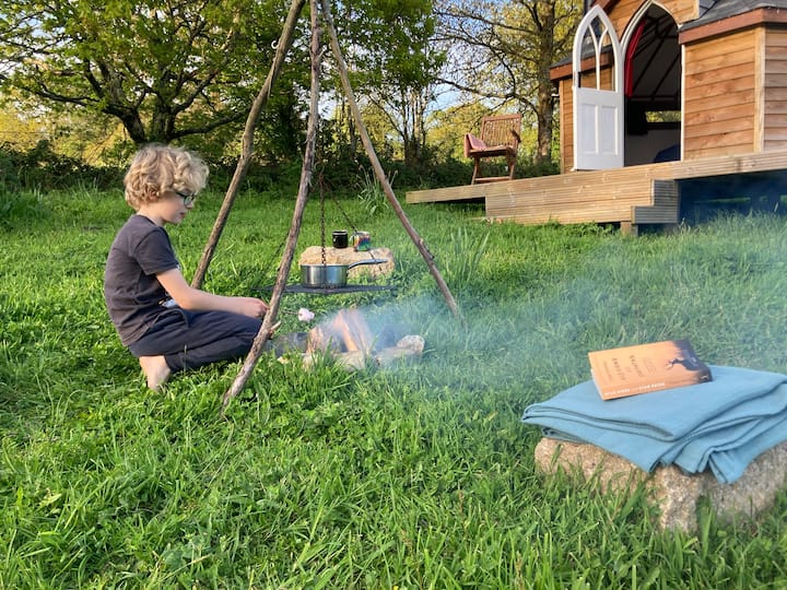 2 Wooden Yurts In Rural Meadow - Saltash