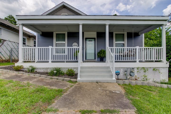 Oak Street Manor, Charming Home Near Bathhouse Row - Hot Springs, AR
