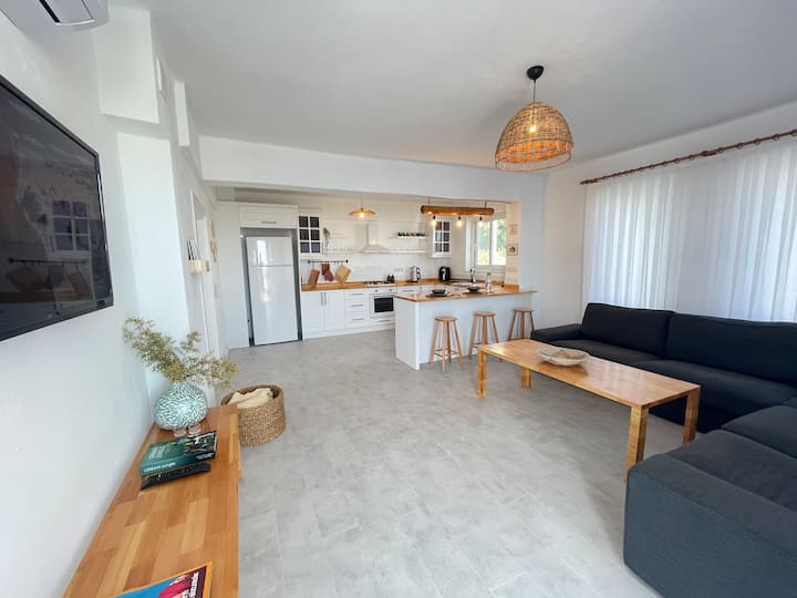 ŞAhane Deniz Manzaralı Geniş Ve Ferah Odalı Daire - Kaş