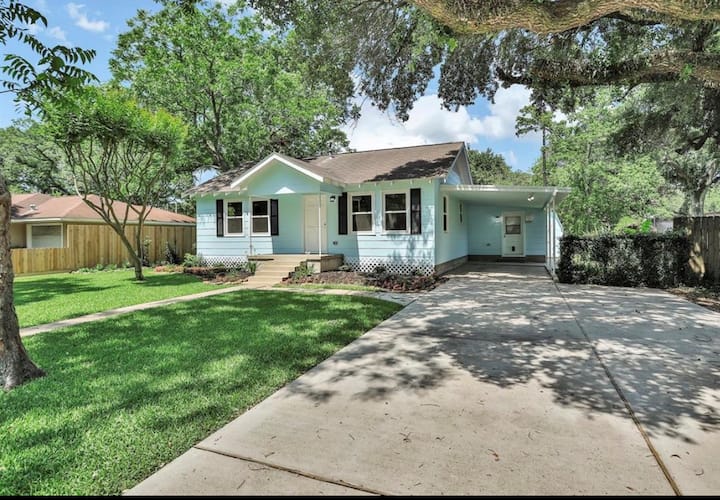 Little Katy Cottage - Katy, TX
