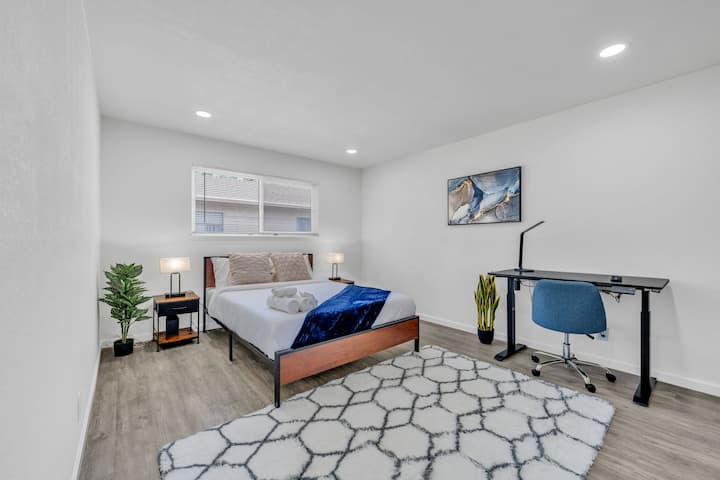 Modern & Cozy 2br -Desk, Parking - San José