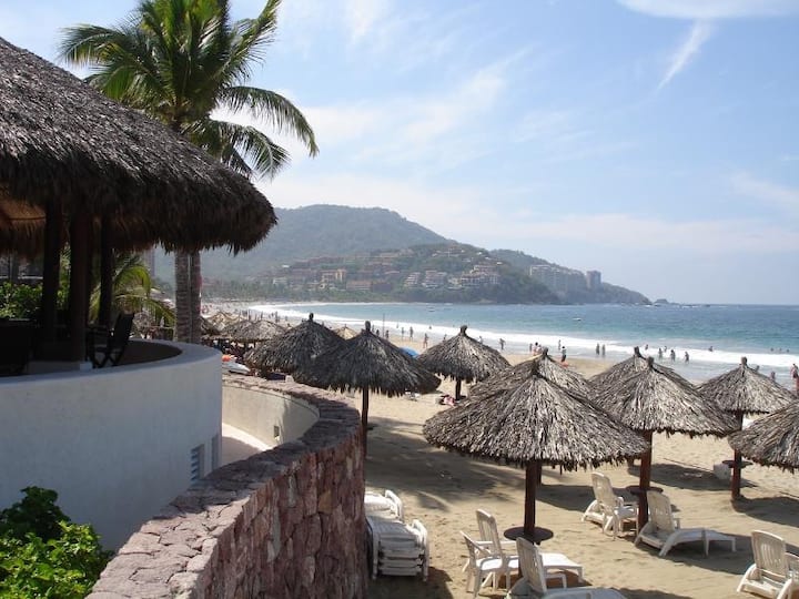 Luxury Beachfront Condo! - Ixtapa Zihuatanejo