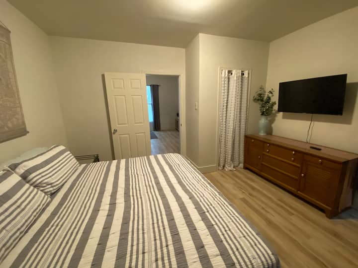 Cozy And Beautifully Renovated! - Terre Haute, IN
