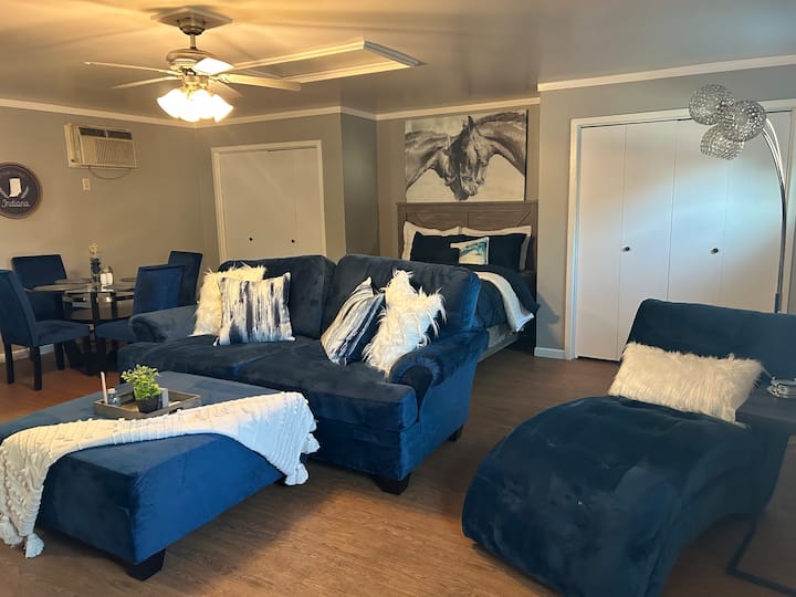 Studio Apt. Near Downtown Valpo! (.2 Mile Walk) - Valparaíso, IN