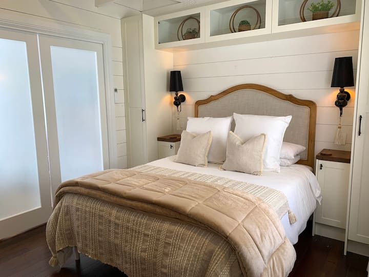 Boutique Beachside Luxe, 100m To Beach, Own Garage - Gold Coast