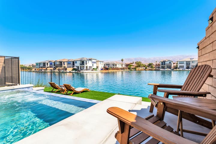 Lakefront With 4 Master Bedrooms/privet Spool - Indio, CA