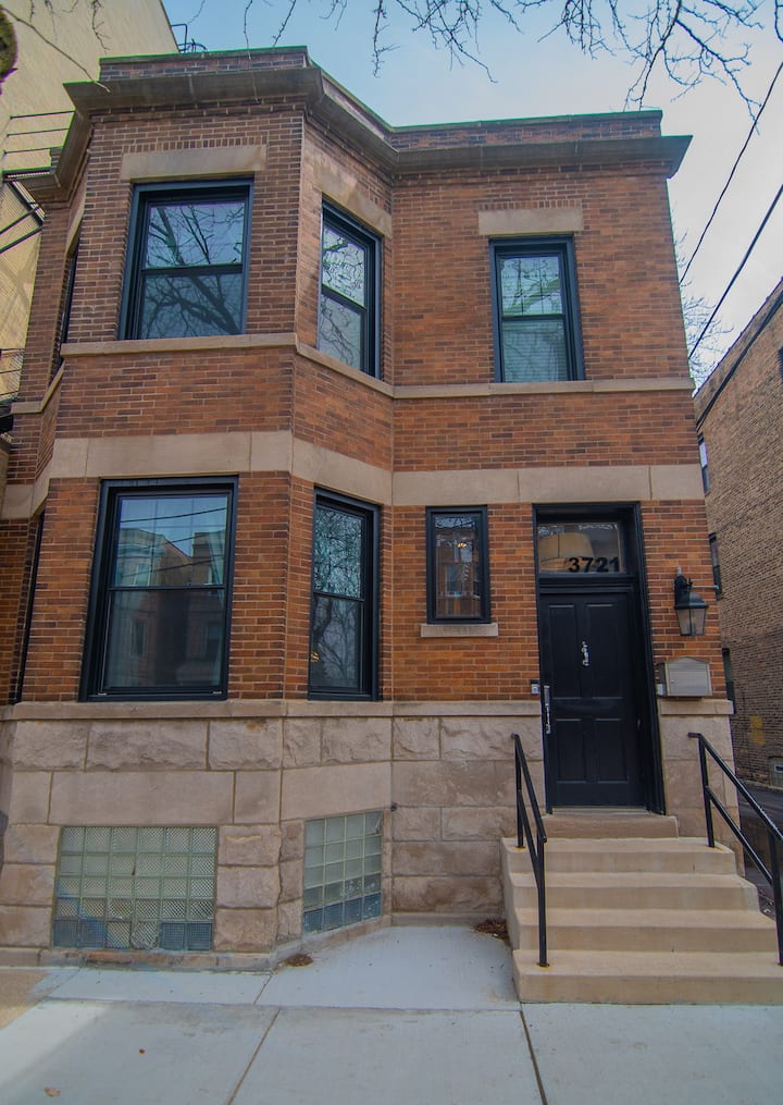 Wrigleyville Single Family - Chicago, IL