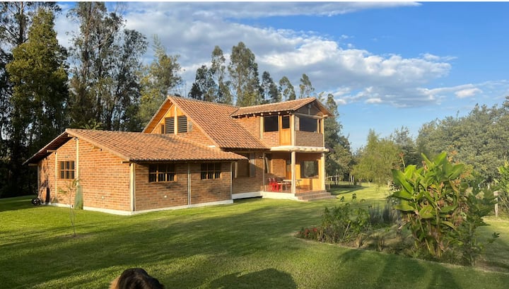 Casa Semilla Conecta Con La Vida - Cotacachi