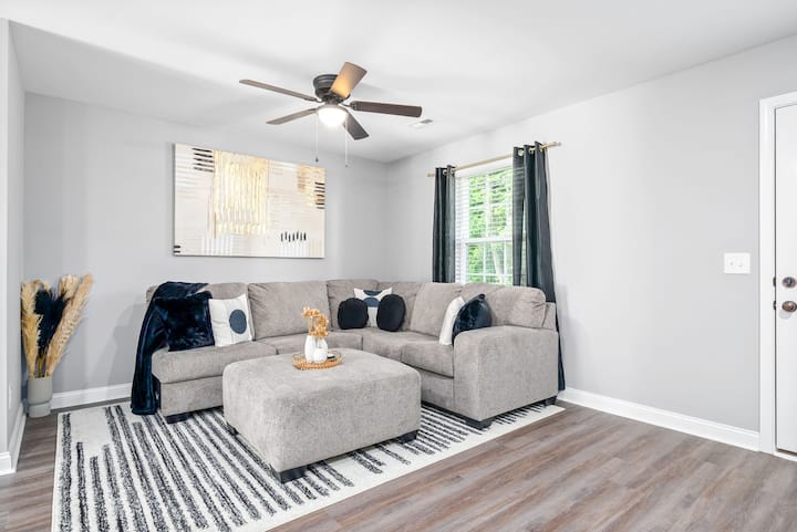 The Ryders Nest W/king Suite - Clarksville, TN