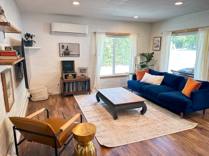 Stylish Home With Private Access To Rogue River! - Grants Pass, OR