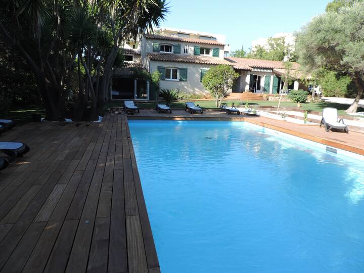 Maison 16 Personnes Centre Ville Avec Piscine - Six-Fours-les-Plages