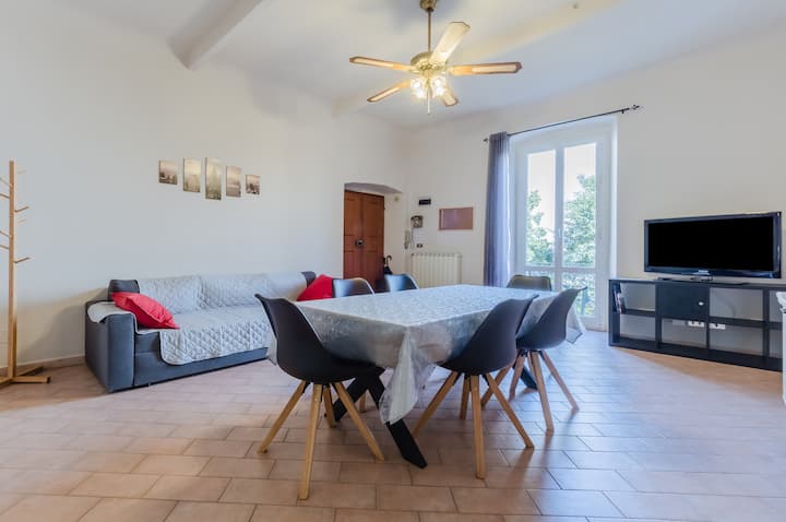 Porto Mirabello & Central Station Comfy Apt X5! - La Spezia