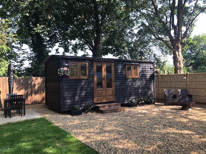 Shepherds Hut With Field View - Wymondham
