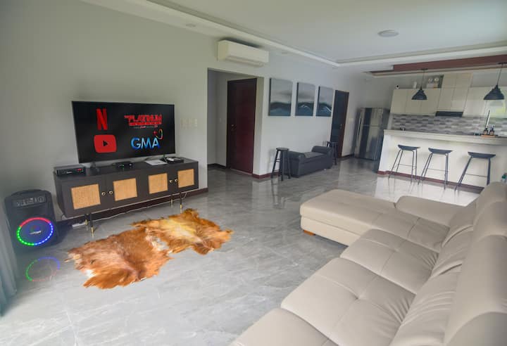 Modern Spacious House With Pool In Angeles - Angeles