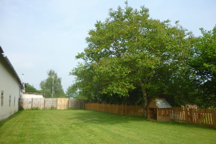 Camping Chez L'habitant Pour 4 Personnes - Parthenay