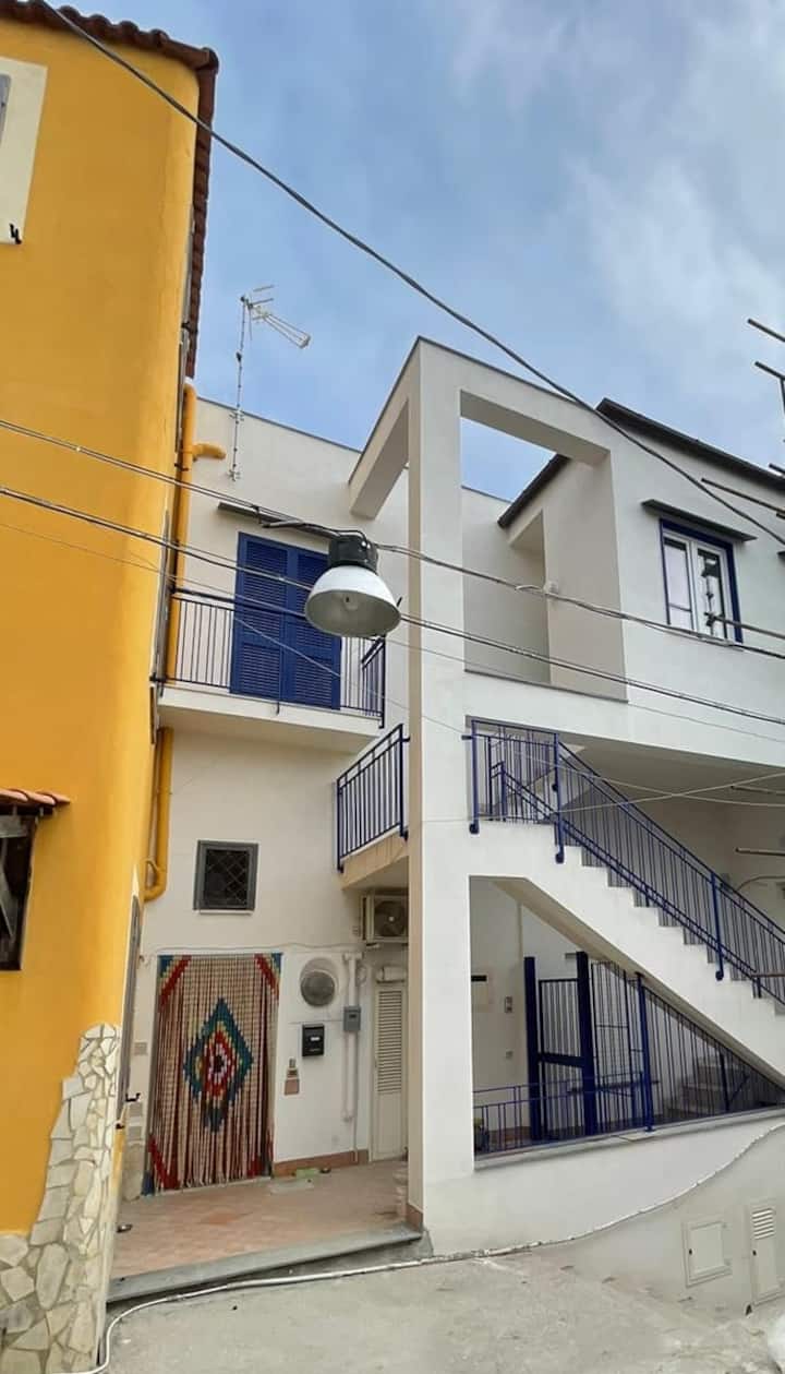 'Casa Vacanza' - Centro Storico - Monte di Procida