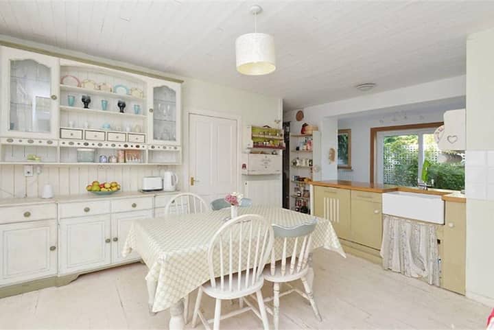 Private Room- In A Shared Cottage - Edinburgh, UK