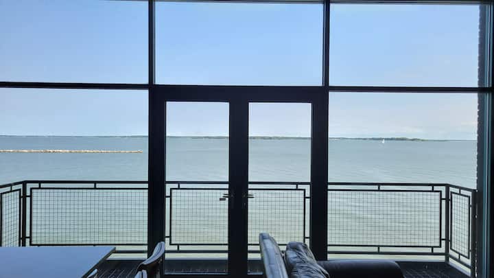 Sandusky Best Water View Condo - Sandusky, OH