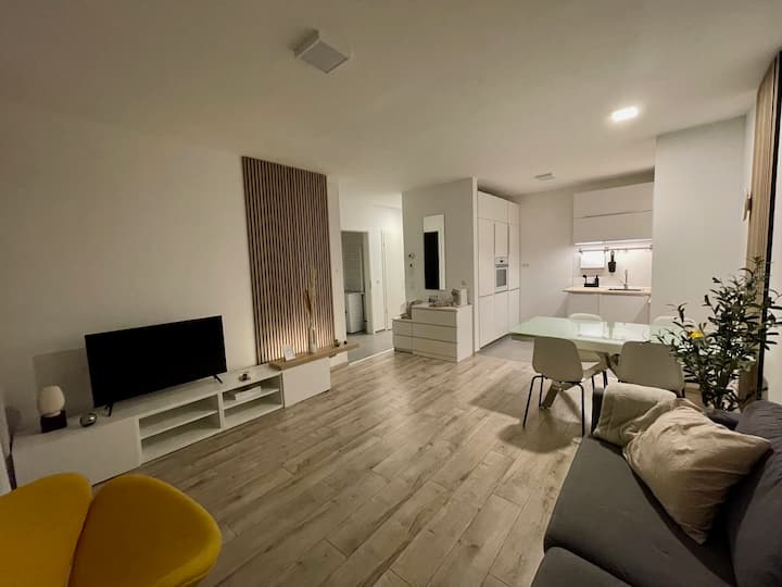 Danube Home I Garden & Garage - Budapest