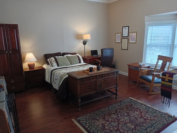Spacious Room In Great Location - Louisville, KY
