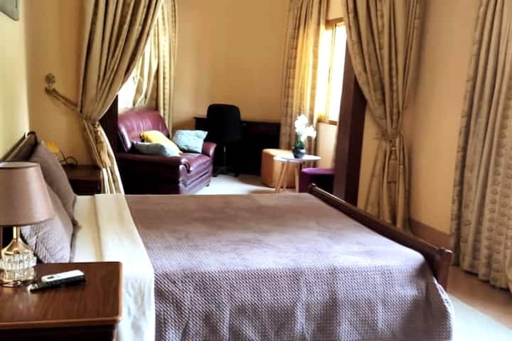 Chambre Exécutive Au Cœur De Kin - Kinshasa