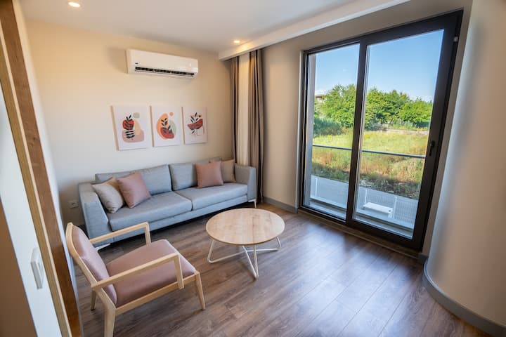 Grand Deluxe Suite (1 Yatak Odası) - Kundu Bazaar