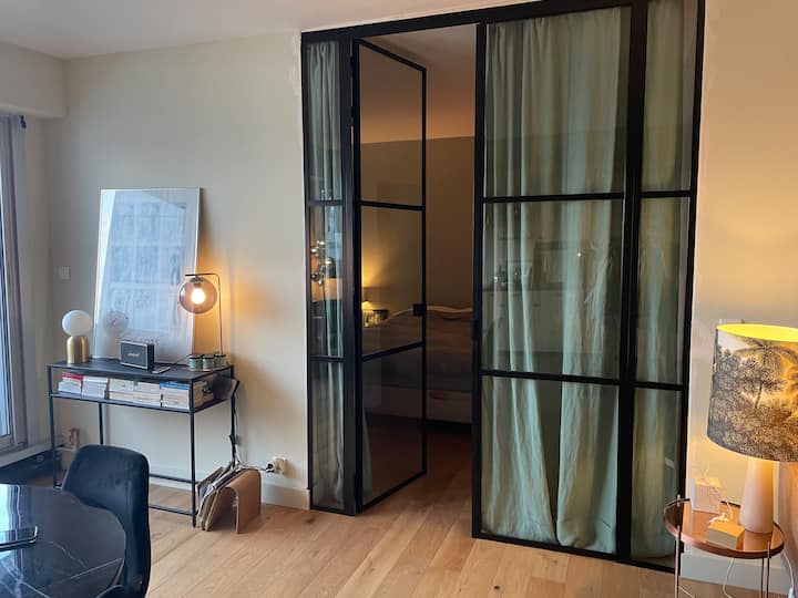 Entre Parc Buttes Chaumont & Canal Avec Balcon - Paris