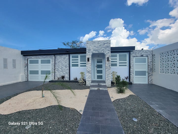 Spacious Fam Retreat With Guest Home Near Beach - San Juan
