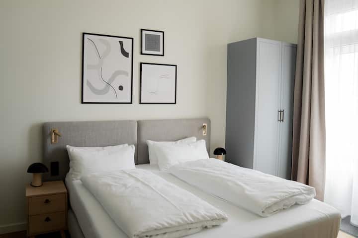 Spacious Studio Apartment With A Full Kitchen - Lübeck