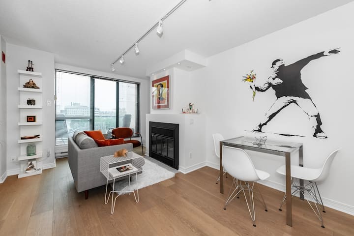 Architected Penthouse, Best Location - Ottawa