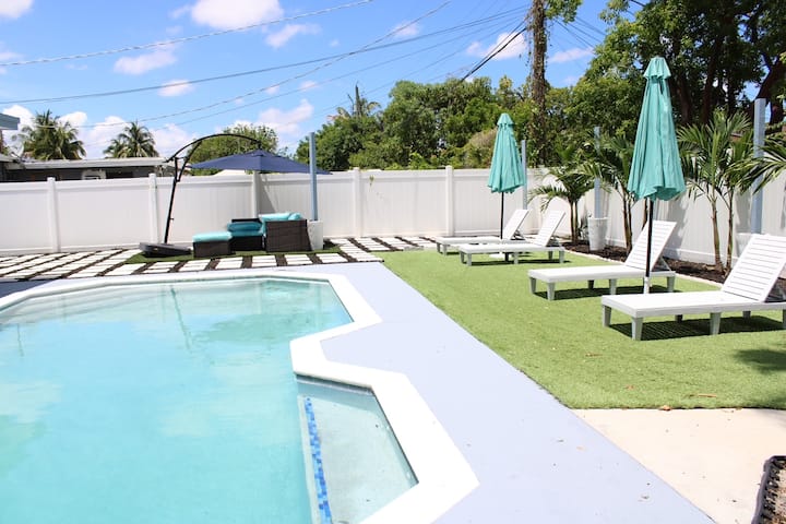 Modern Home W/ Pool |Fll Airport |Hard Rock Casino - Plantation, FL