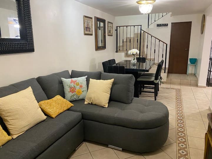 Residencia Familiar En San Nicolás De Los Garza - Monterrey