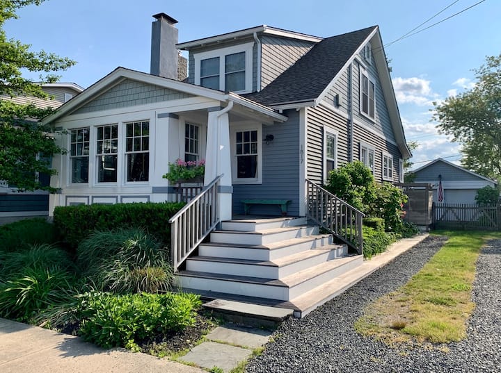 Sun-kissed Lake Como Cottage Under A Mile To Beach - Spring Lake, NJ