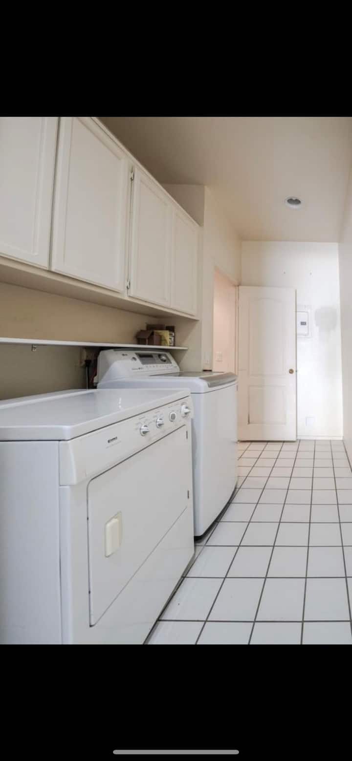 Private Bedroom & Bathroom /Walk 2 Uci In 3 Mins - Irvine, CA