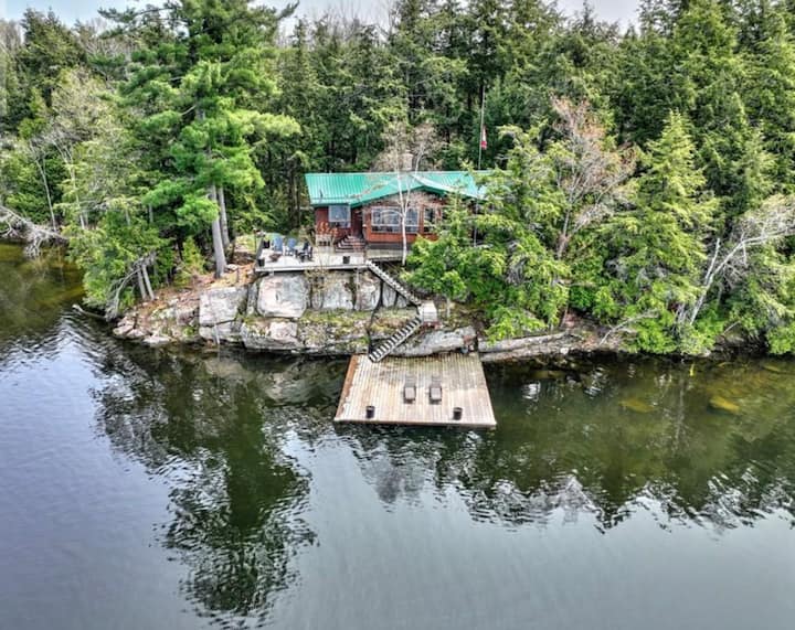 Panorama Lakefront Cottage - Kawartha Lakes
