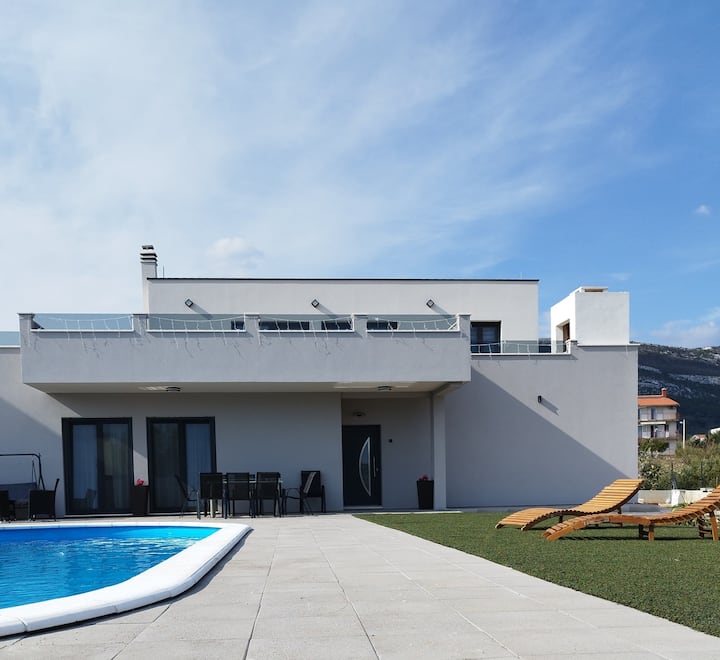 Experience Croatia-infinity - Trogir