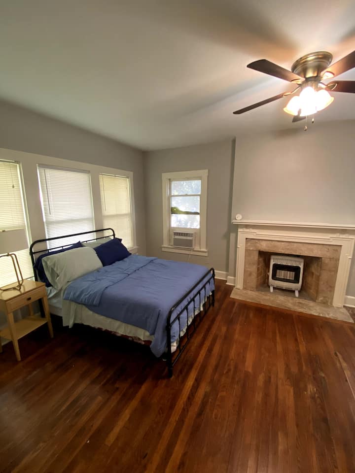 1 Bedroom Unit Close To Downtown - Waco, TX