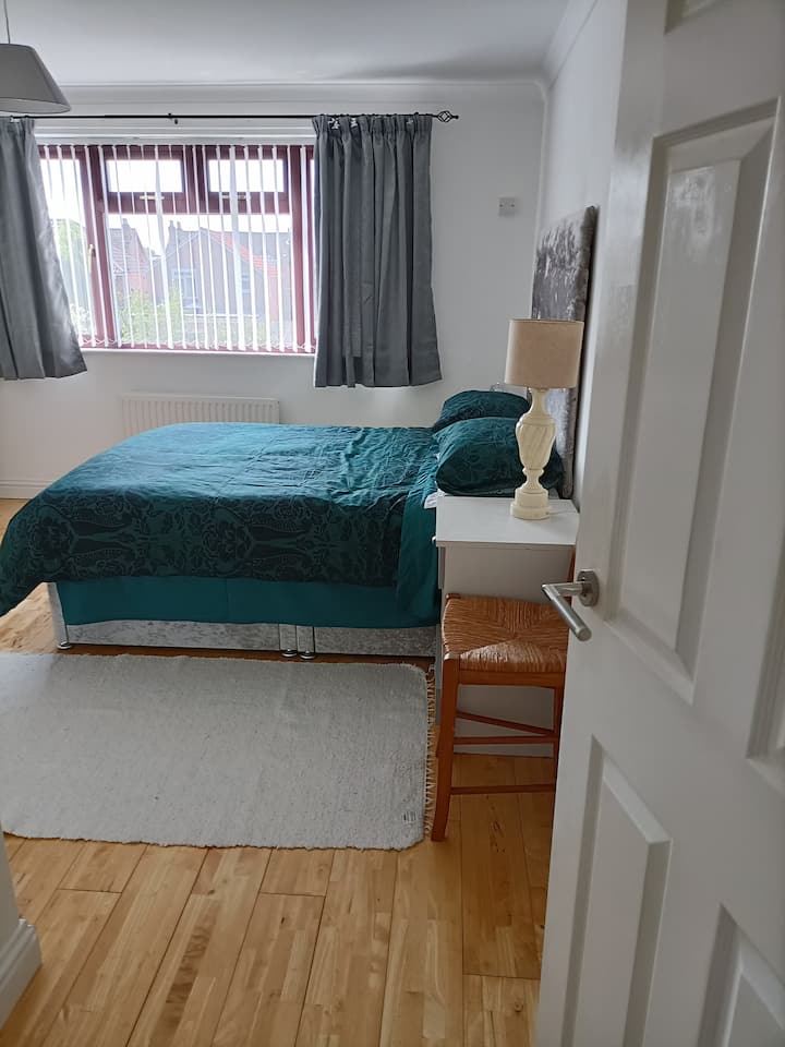 Close To Green Space For Walking - Gloucester