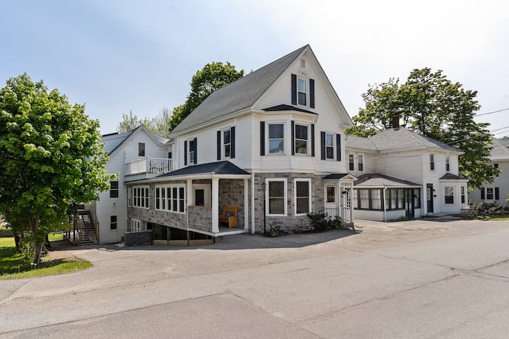 Welcome To 8 West! - Boothbay Harbor, ME