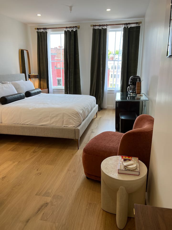 Historic Hotel|west Market Squareview - Bangor, ME